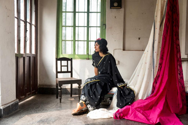 BLACK ANGURLATA JAMDANI SAREE – Parama Calcutta